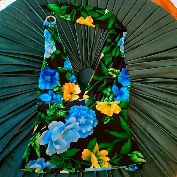 Cache | Tops | Tropical Halter Top | Poshmark
